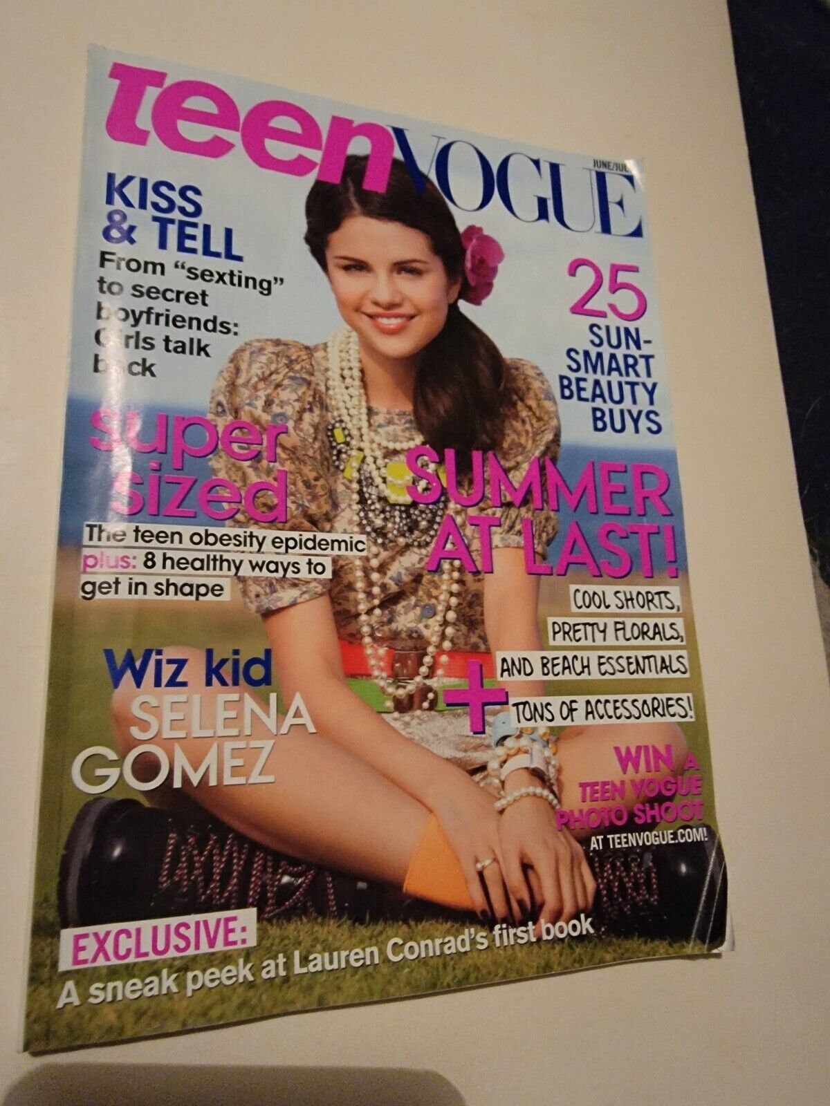 Teen Vogue Magazine April 2022