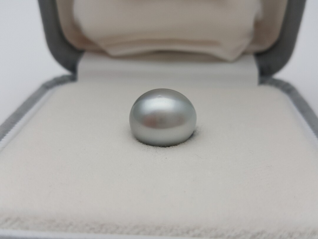 Tahitian Pearl- A Drop Shape Light Gray Tahiti Cultured Pearl - Etsy