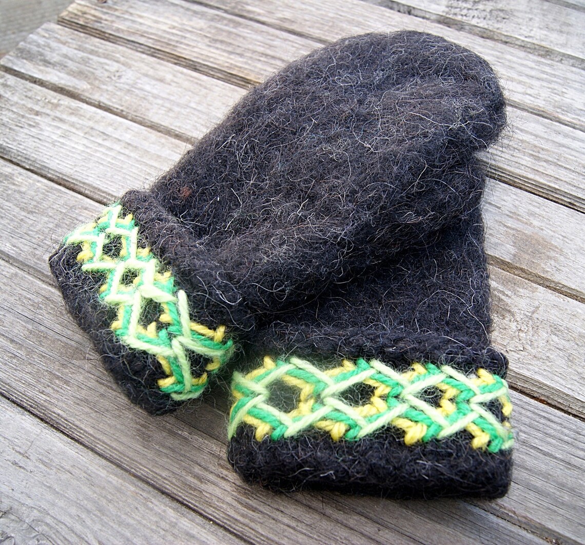 Hand knitted wool Nordic mittens. Scandinavian warm winter | Etsy