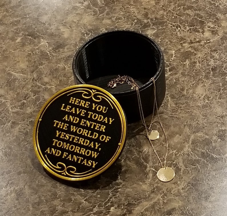 Disney World Welcome Plaque / Sign Jewelry or Magic Band Box - Etsy