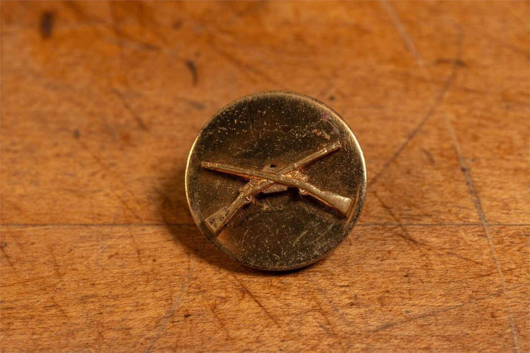 Brass WWII Infantry Pin - in VG Condition! - Etsy