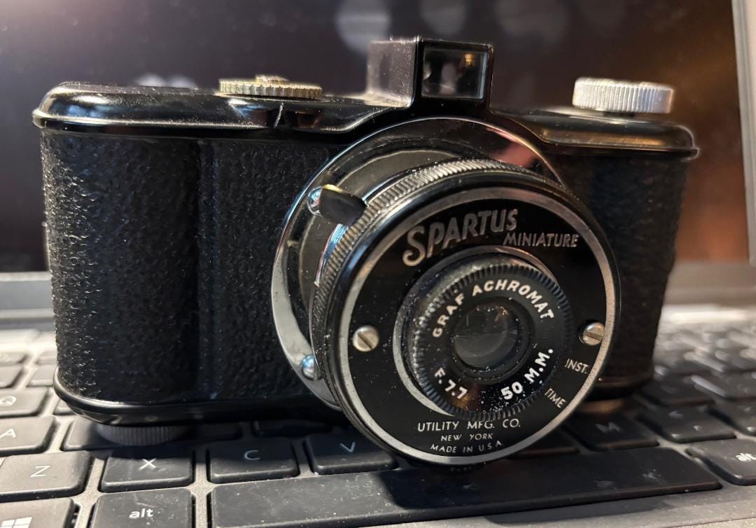 Vintage Cameras - 1940's Spartus Miniature 127 Film Deco Camera - in VG ...