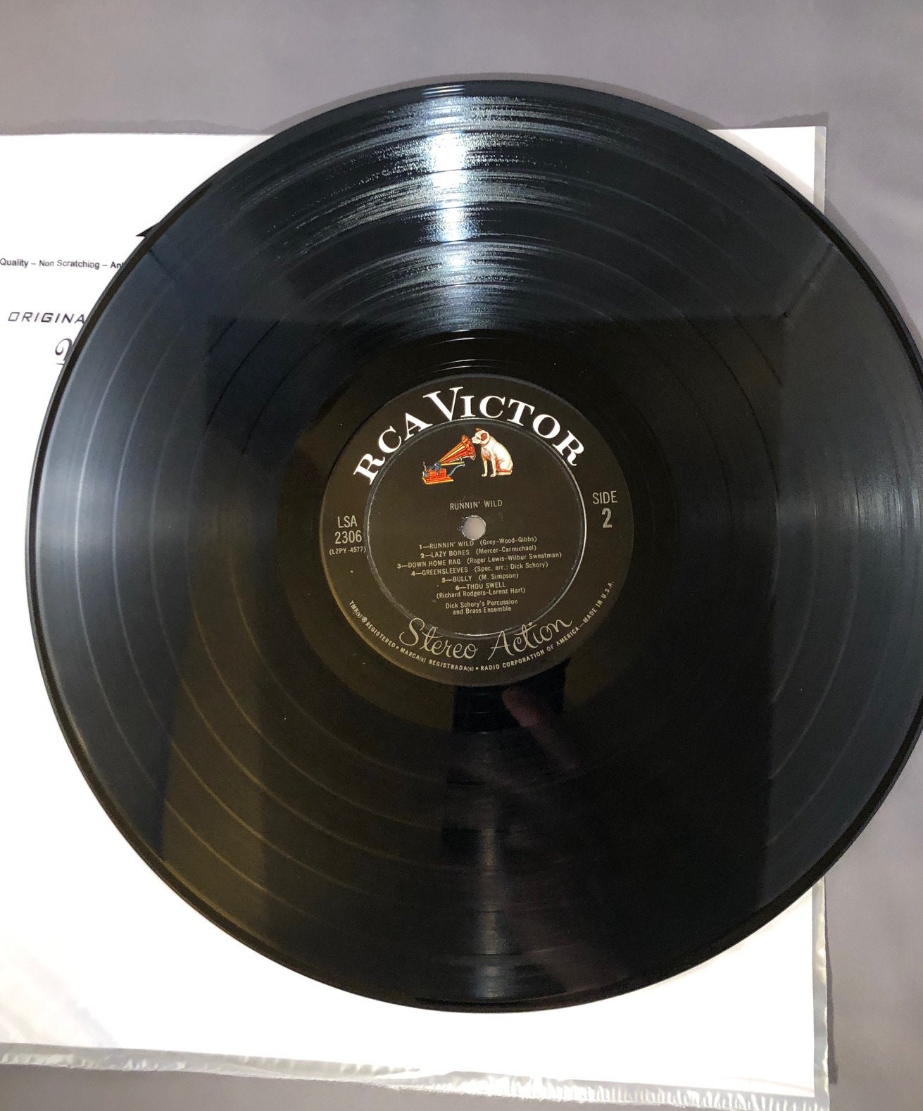 Vintage Vinyl Stereo Action: the Sound Your Eyes Can Follow Runnin ...