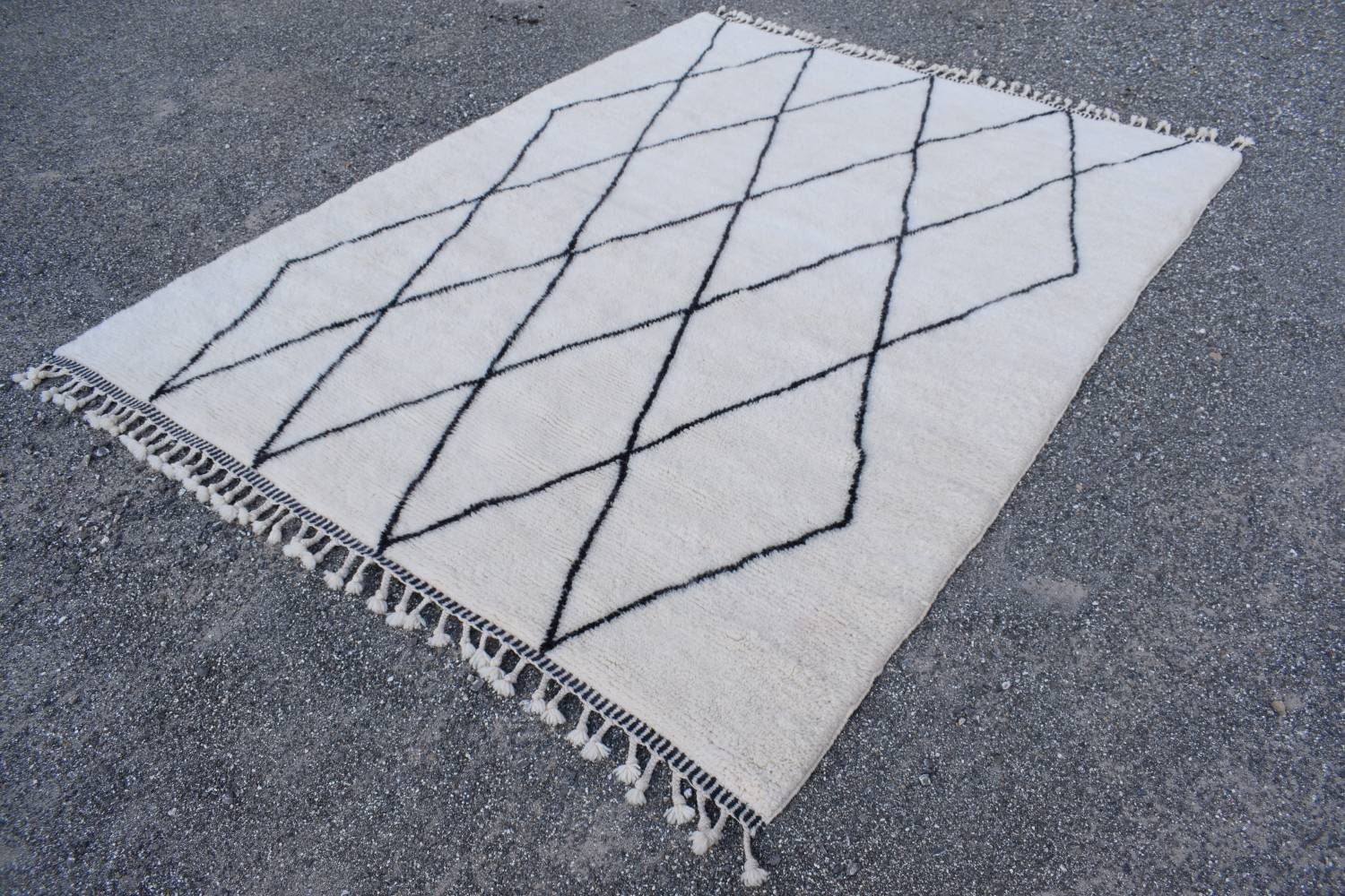 SAND DIAMONDS 6'5x8'5 Moroccan Genuine Rug | Etsy