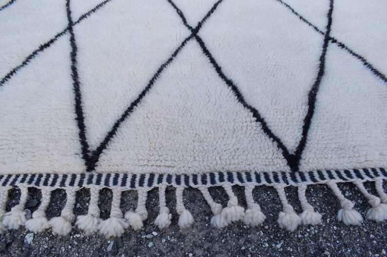 SAND DIAMONDS 6'5x8'5 Moroccan Genuine Rug | Etsy
