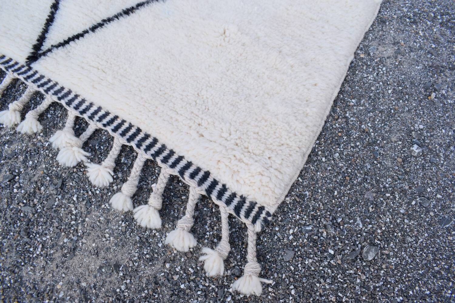 SAND DIAMONDS 6'5x8'5 Moroccan Genuine Rug | Etsy