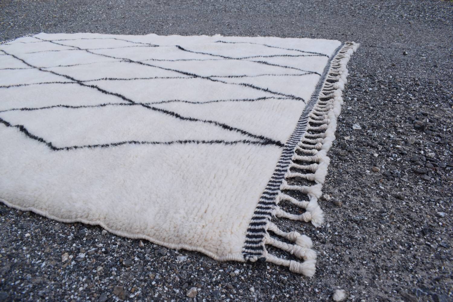 SAND DIAMONDS 6'5x8'5 Moroccan Genuine Rug | Etsy