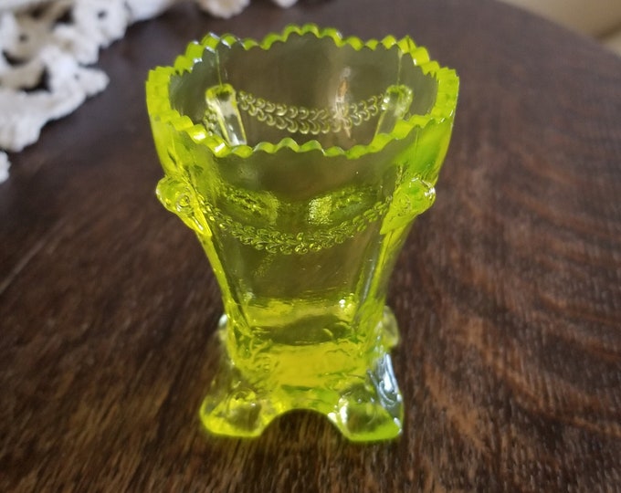 Vintage Boyd Art Glass Vaseline Uranium Yellow Glass Toothpick Holder ...