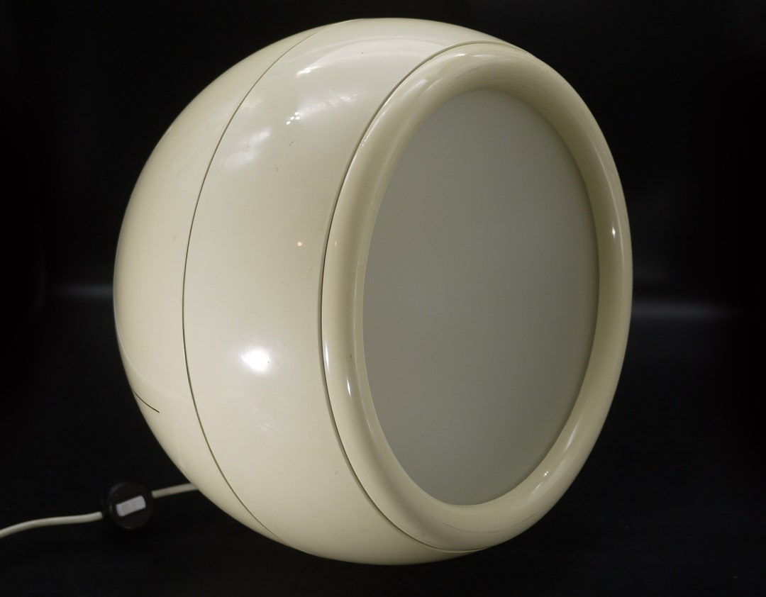 Retro Chic: Studio Tetrarch's Pallade Lamp for Artemide - Vintage ...