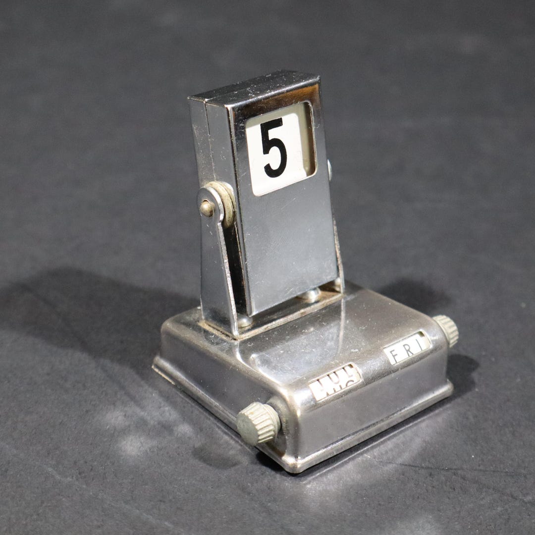 Vintage Chrome Flip Desk Calendar Rectangular Perpetual Metal Flip ...