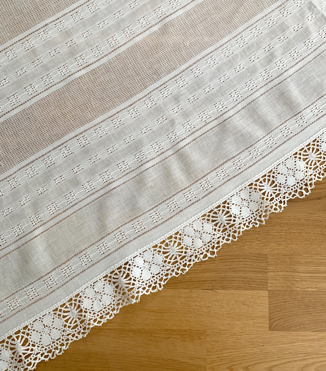 Swedish White Cotton Mock Leno Valence Curtain With Bobbin Lace Trim ...