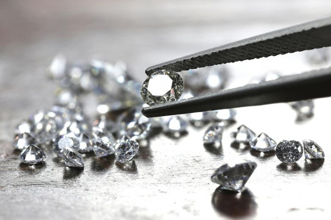 Runder im Labor gewachsener Diamant (1-3 mm) E-F VVS-VS, lose ...