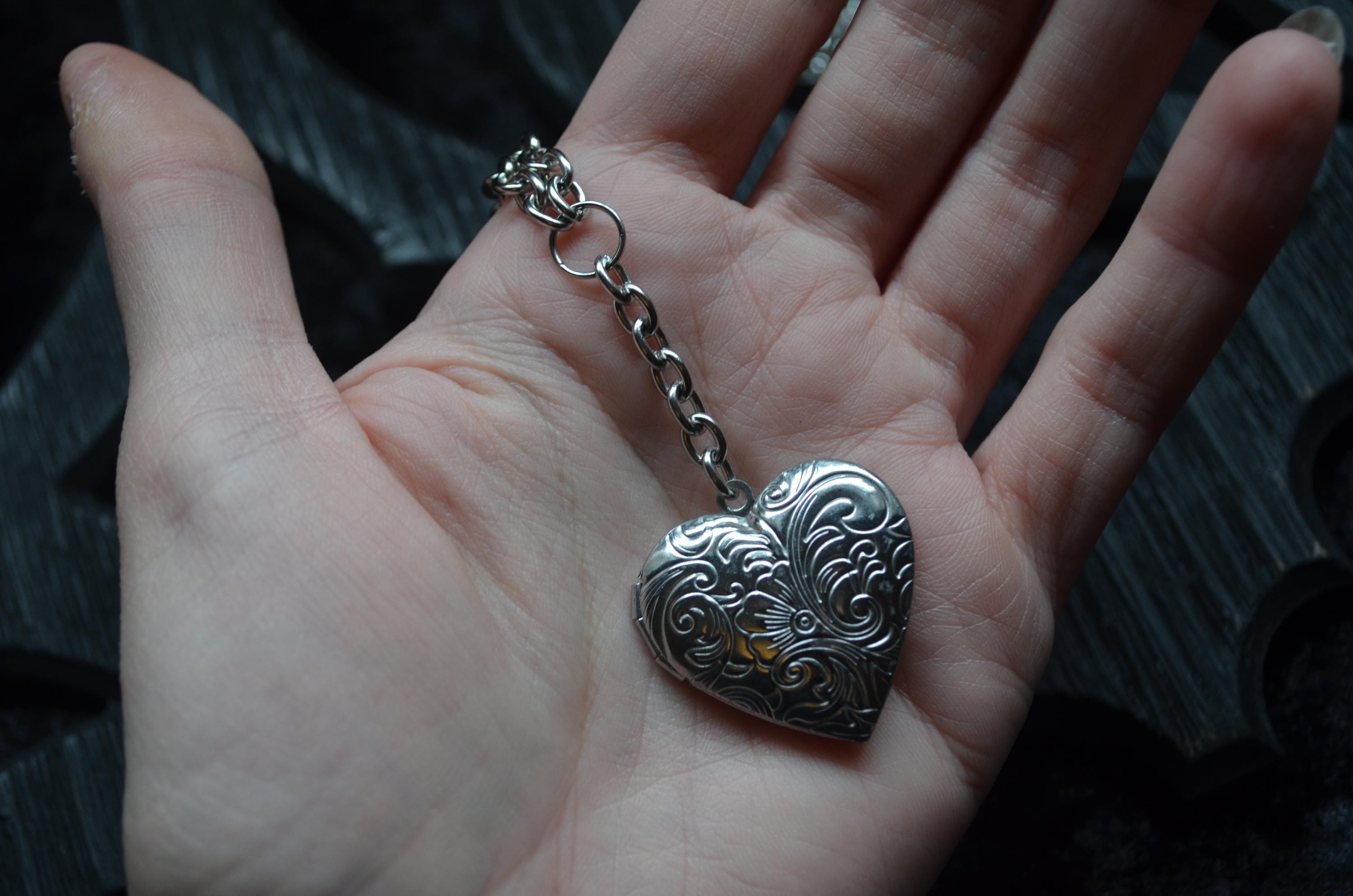 Come to Me Heart Locket Necklace Victorian Gothic Vampire - Etsy