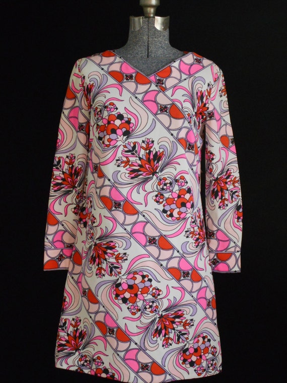 Vintage Mini Dress 1960s Mini Dress Mod Graphic Print… - Gem