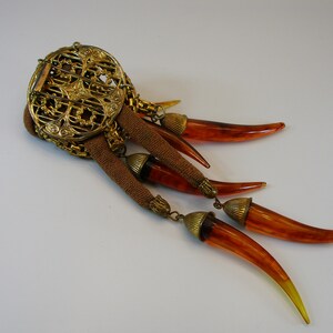 Roger Jean Pierre Bakelite 6 5/8" Tusks Spheres Unusual Vintage Fur ...