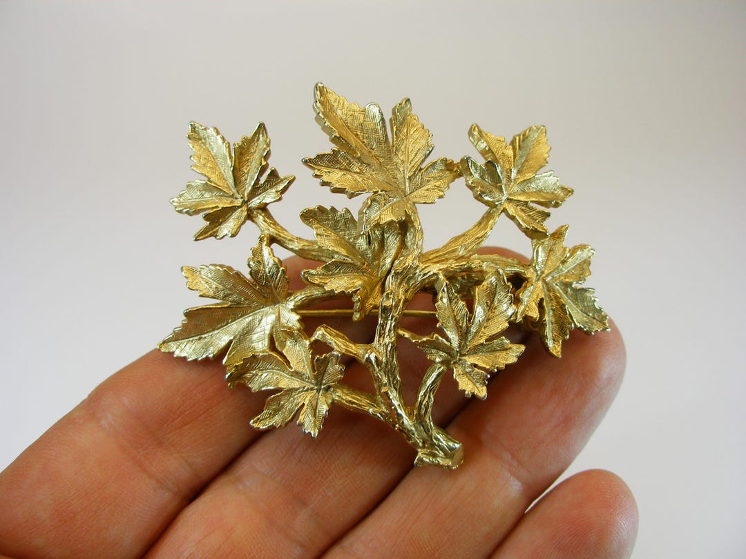 Vintage CAPRI Brooch-designer-capri-abstract-floral-leaf-golden-plain ...