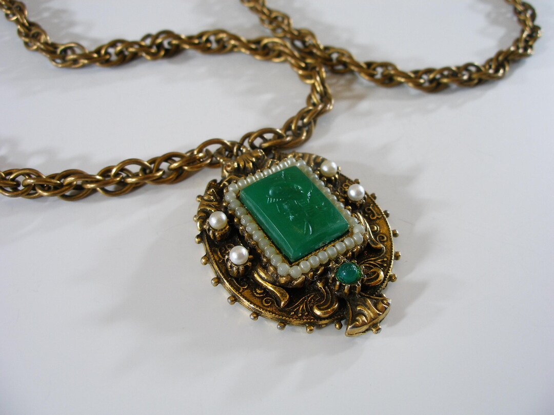 Vintage Green Intaglio Lucite Cameo Faux Pearl Pendant Necklace ...