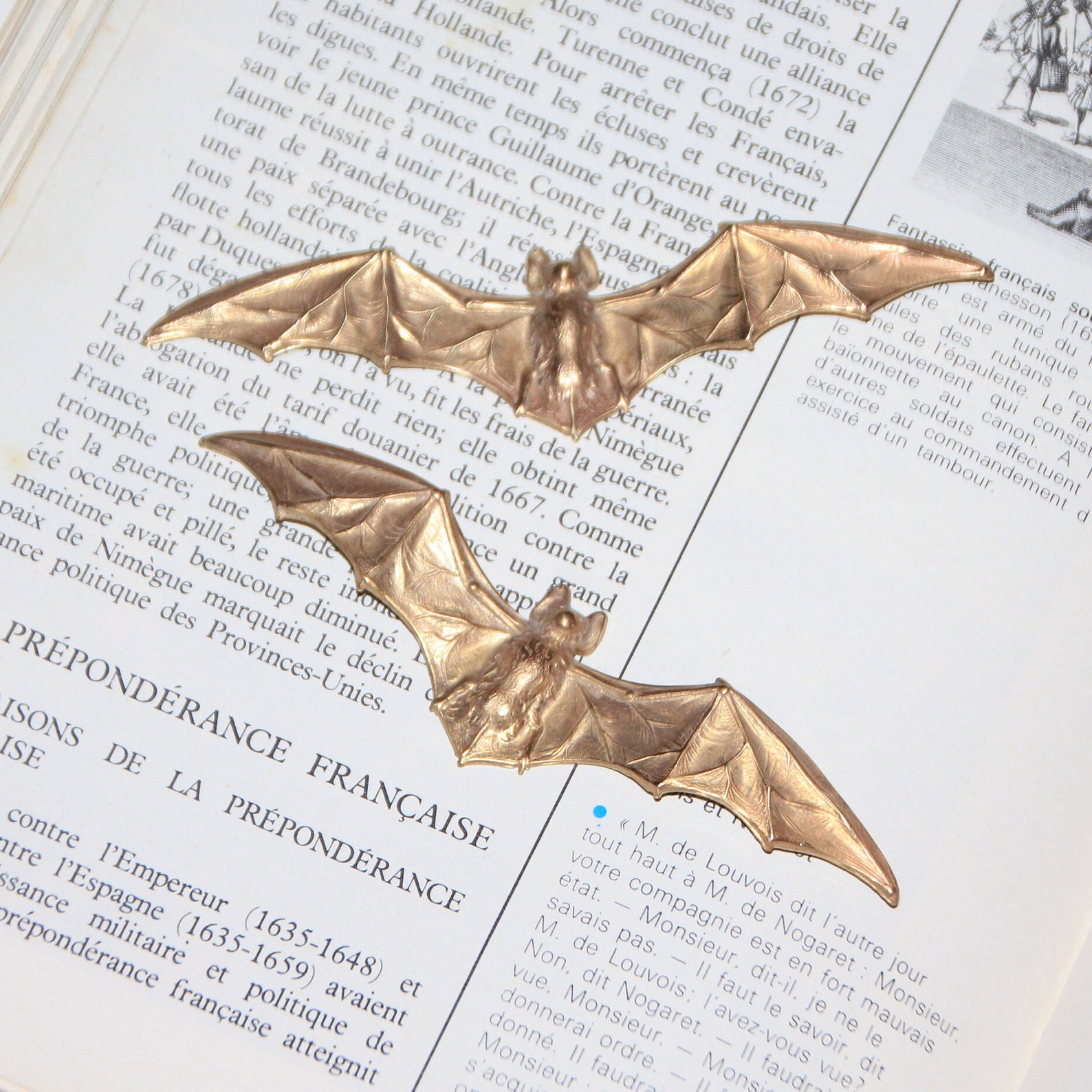 Metal Gold Bat Halloween Decor Figurine Gothic Decor Chimera - Etsy