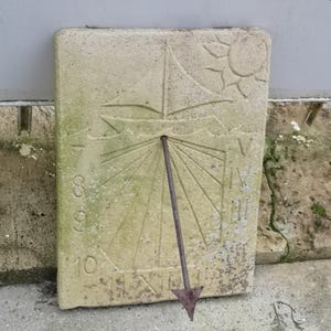 Stone Sundial Wall Sundial Solar Clock Roman Numerals Garden Ornaments ...