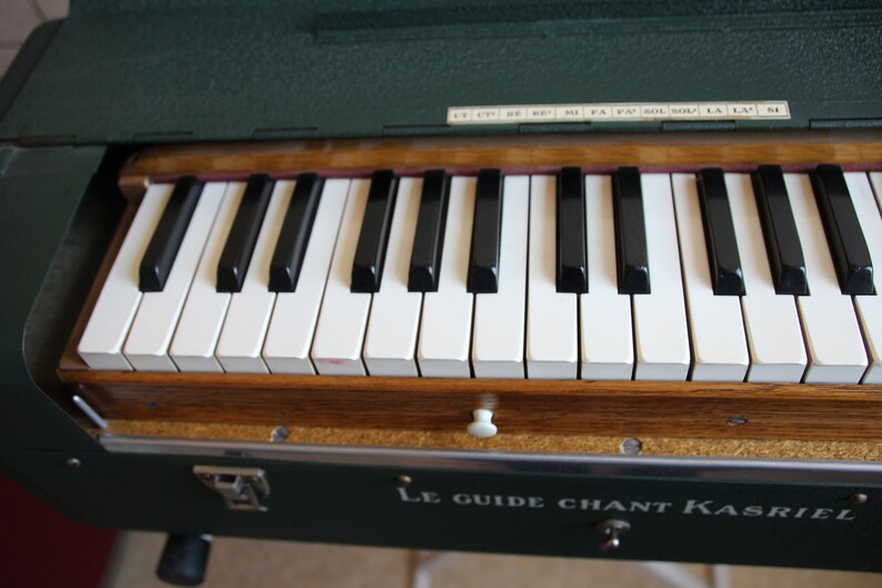 French Vintage Harmonium Pump Organ Le Guide-chants Kasriel Reed Organ ...