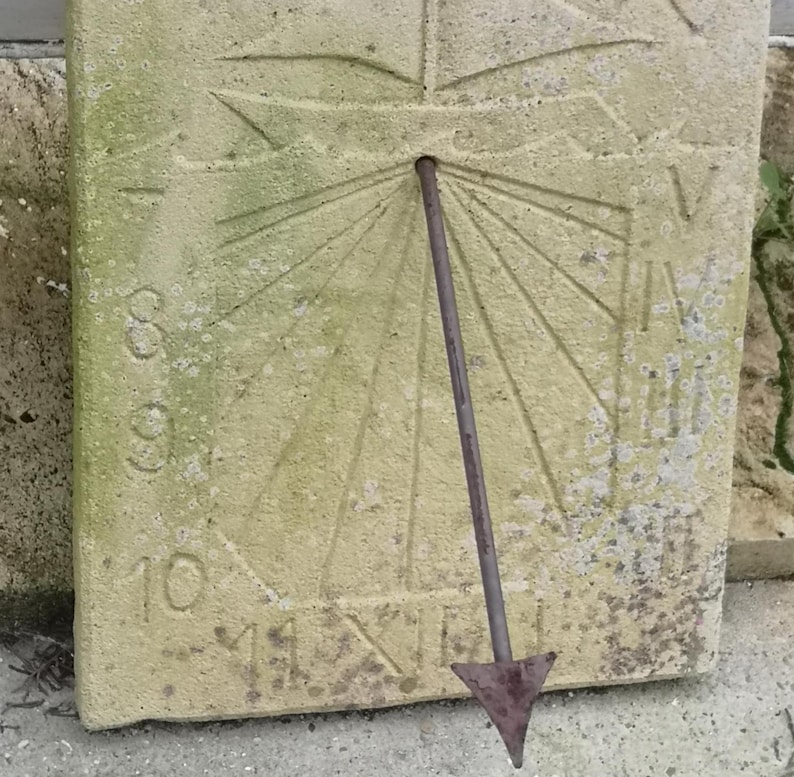 Stone Sundial Wall Sundial Solar Clock Roman Numerals Garden Ornaments ...