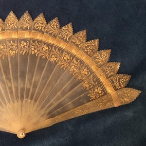 Gold Hand Fan French Vintage Folding Fan Antique Ladies Victorian Lace ...