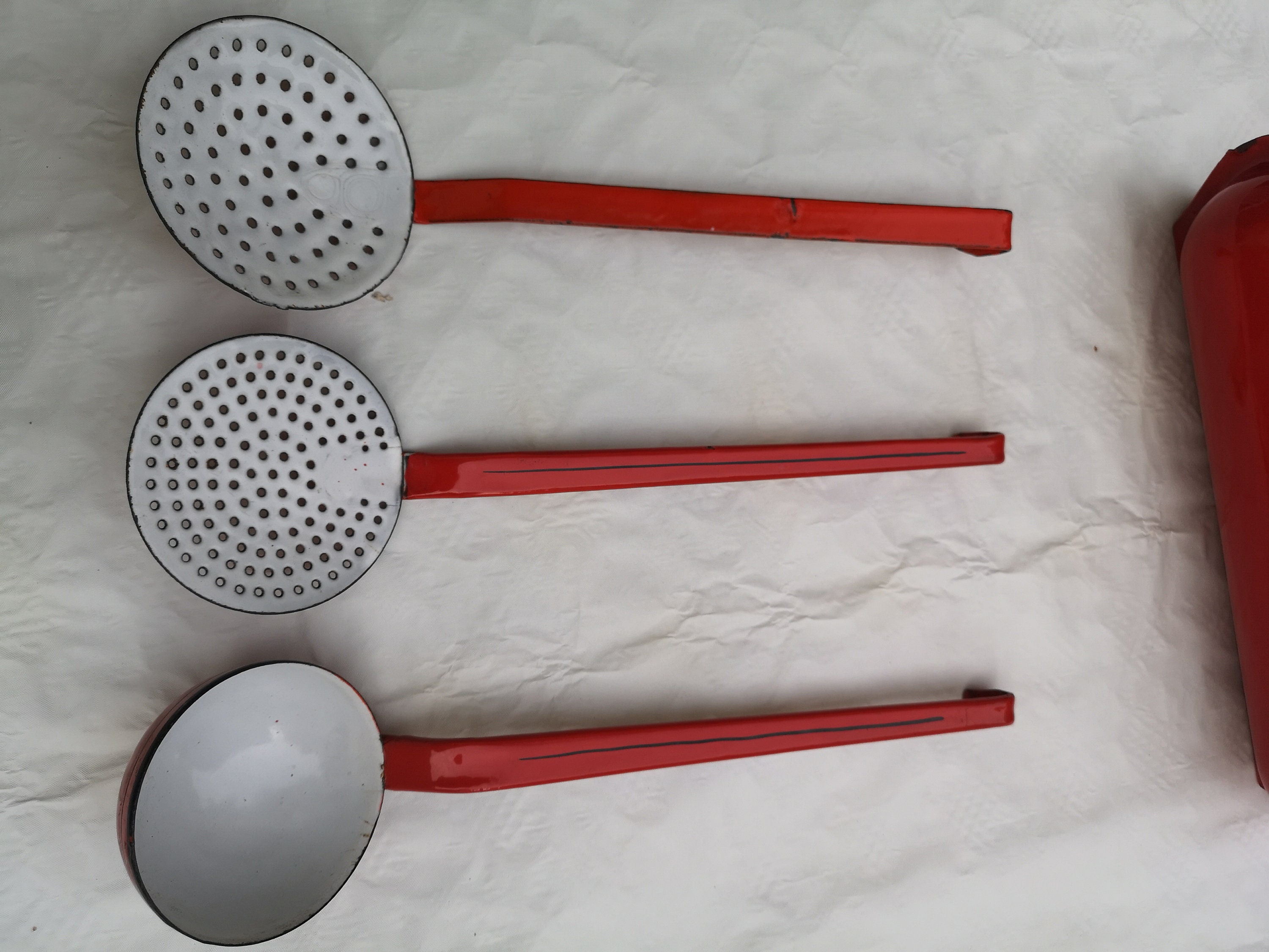 Red and White Enamel Kitchen Utensil Holder Set Red Ladle Rack ...