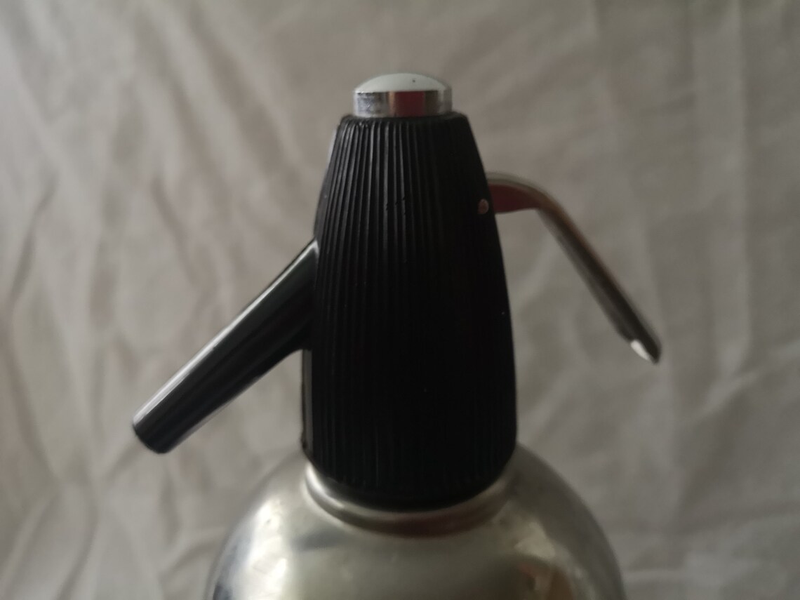 Silver Soda SYPHON Seltzer Bottle Barware Mixed Drinks Bar Decor Man ...