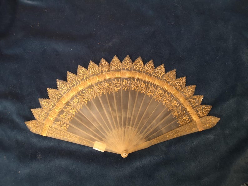 Gold Hand Fan French Vintage Folding Fan Antique Ladies Victorian Lace ...