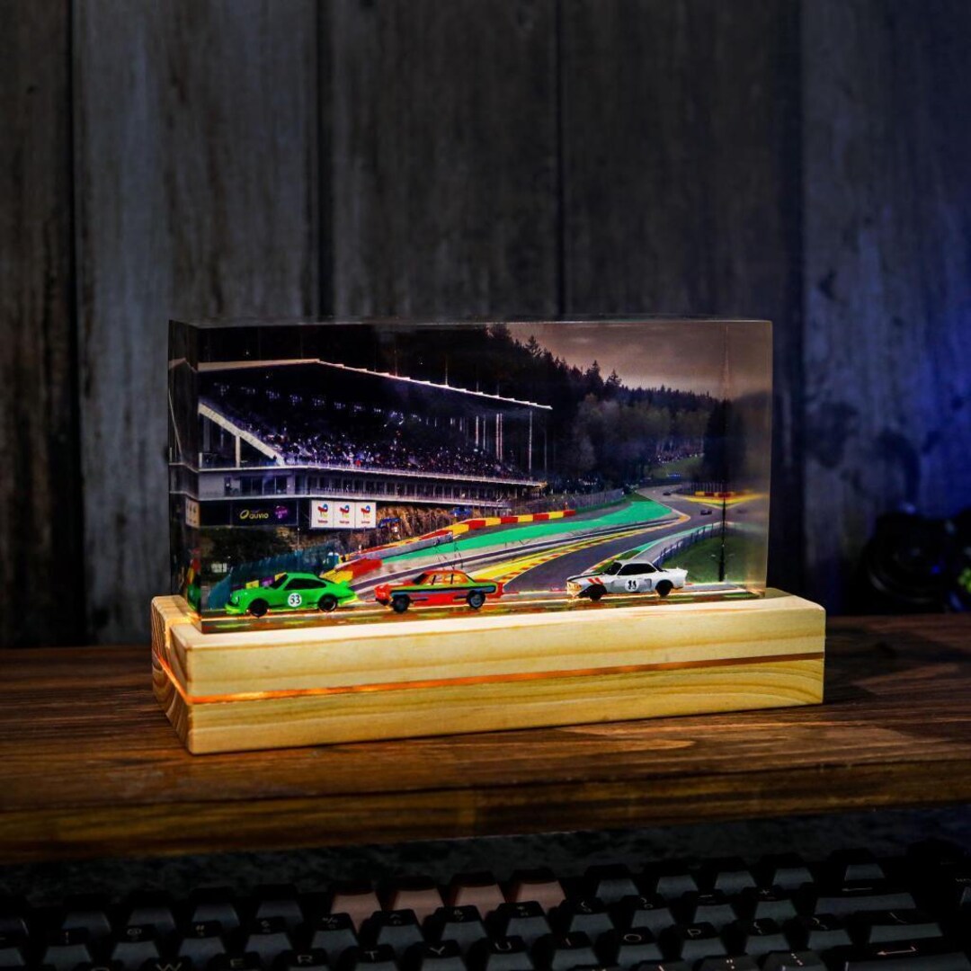 Car Racing Diorama Night Lamp, Resin Art Desk Lamp, Gaming Room Decor ...