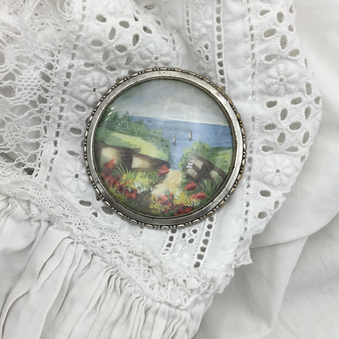 Vintage 1930s to 1940s Blue Sea Shore Green Grass Red Flowers Landscape ...