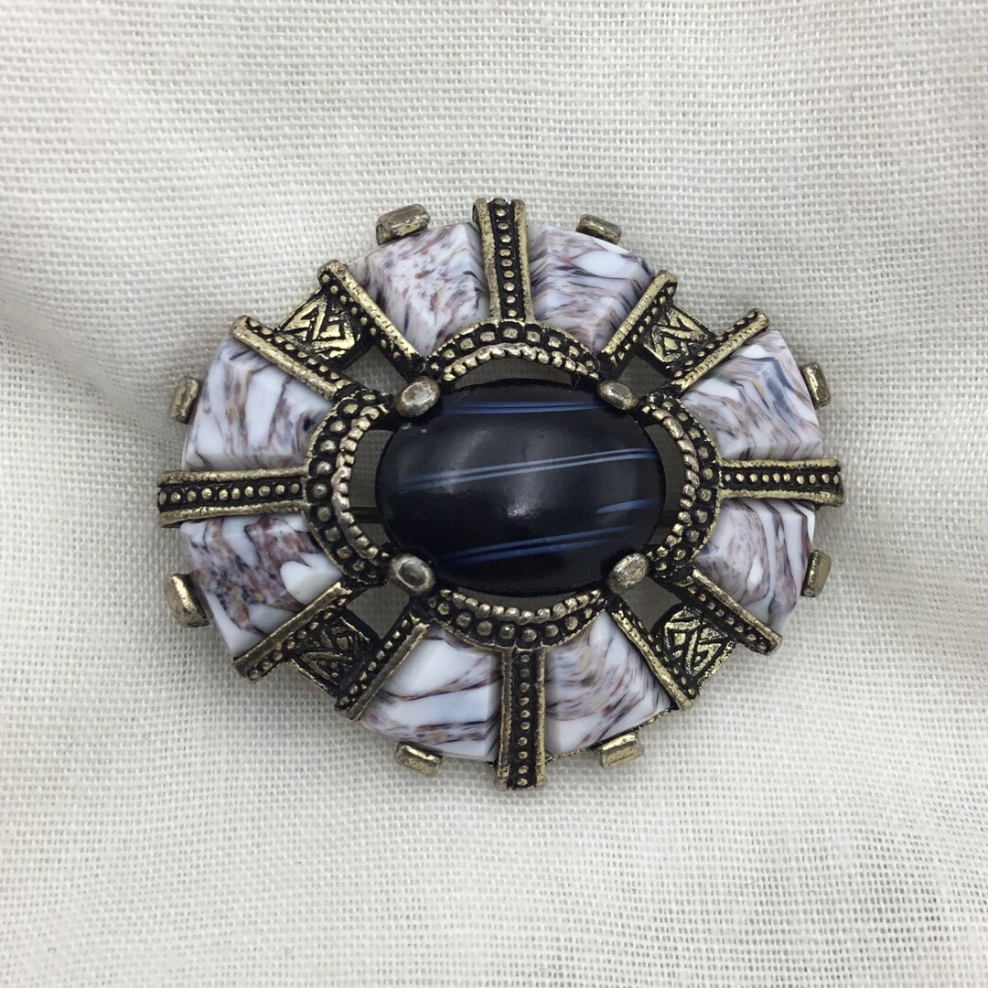 Vintage Celtic Miracle Signed Oval Silver Tone Brooch Black & White ...