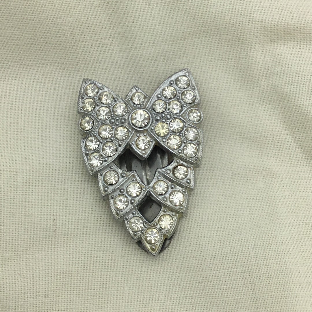 Vintage 1920s to 1930s Art Deco White Rhinestones Medium Size Ornate ...