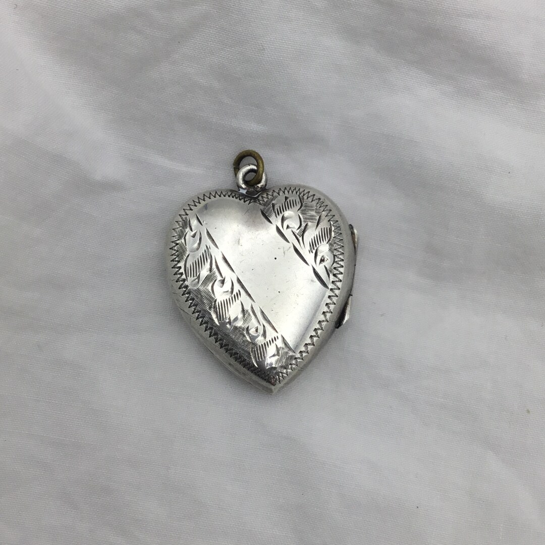 Vintage 1940s to 1950s Silver Heart Locket Pendant. Good - Etsy