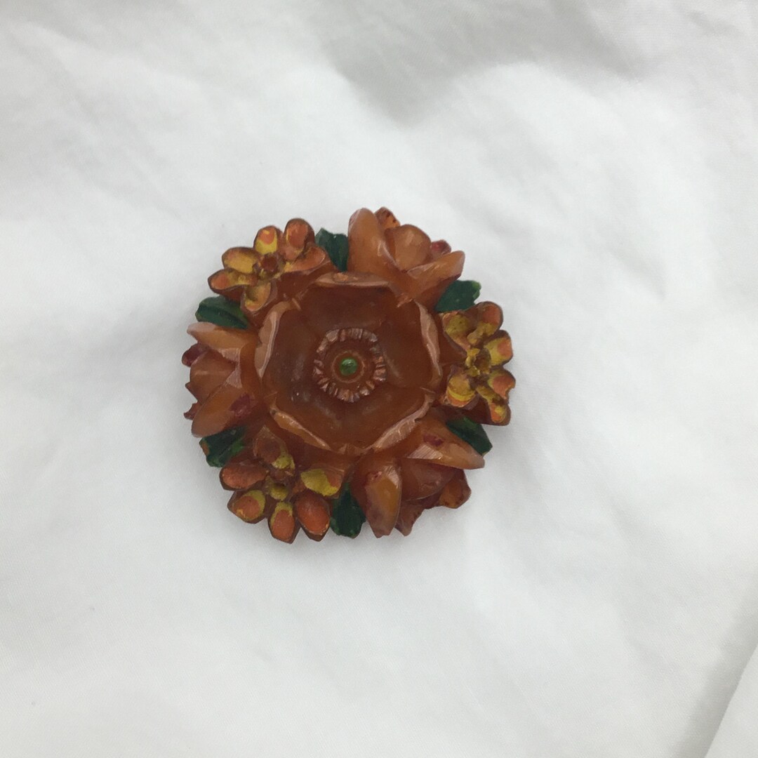 Vintage Bakelite Art Deco 1930s Orange Brown Amber Colour 3D Carved ...