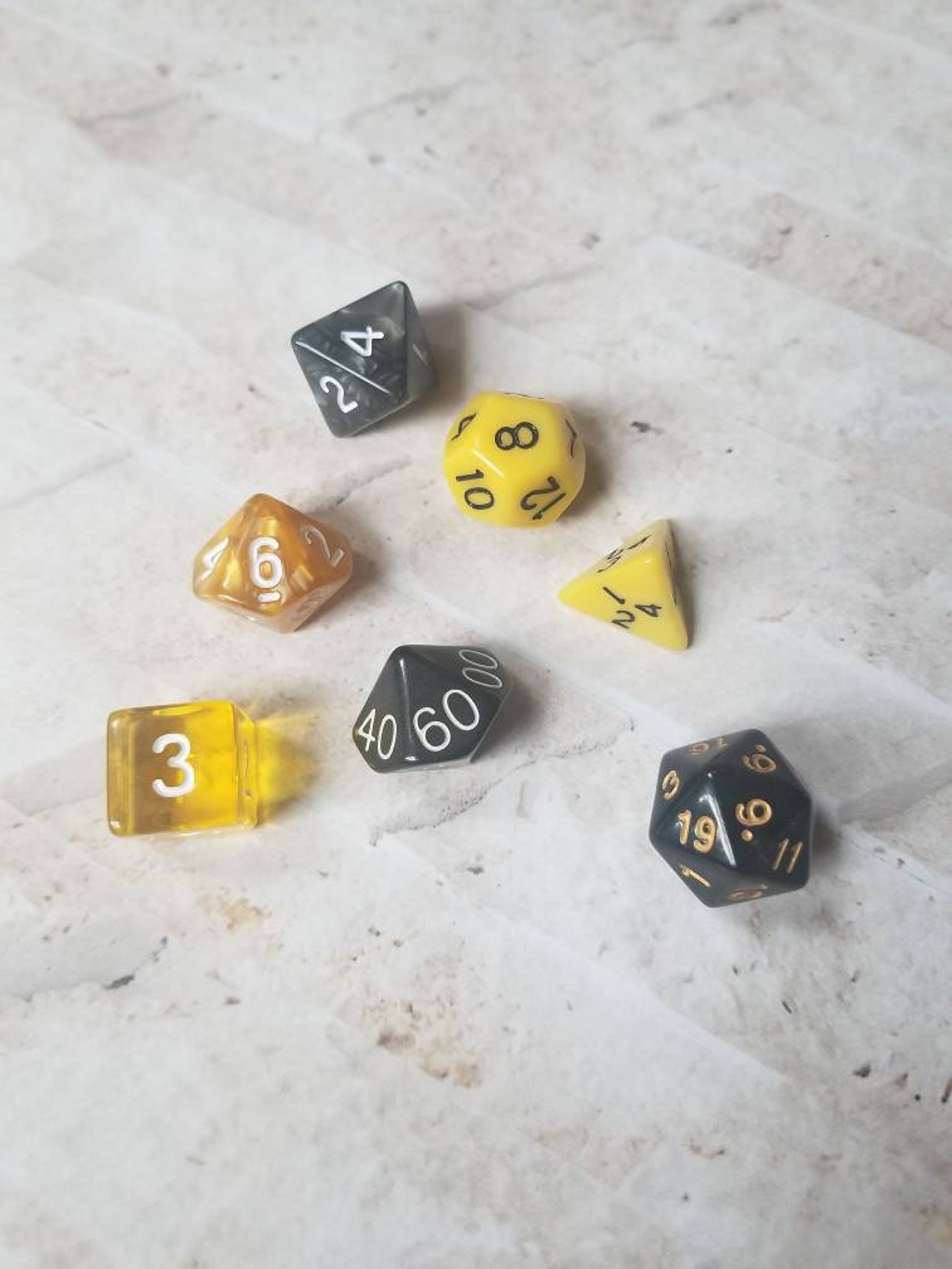 Bumblebee 16mm Dnd Dice Sets Bee Dnd Dice Sets Themed Hand - Etsy