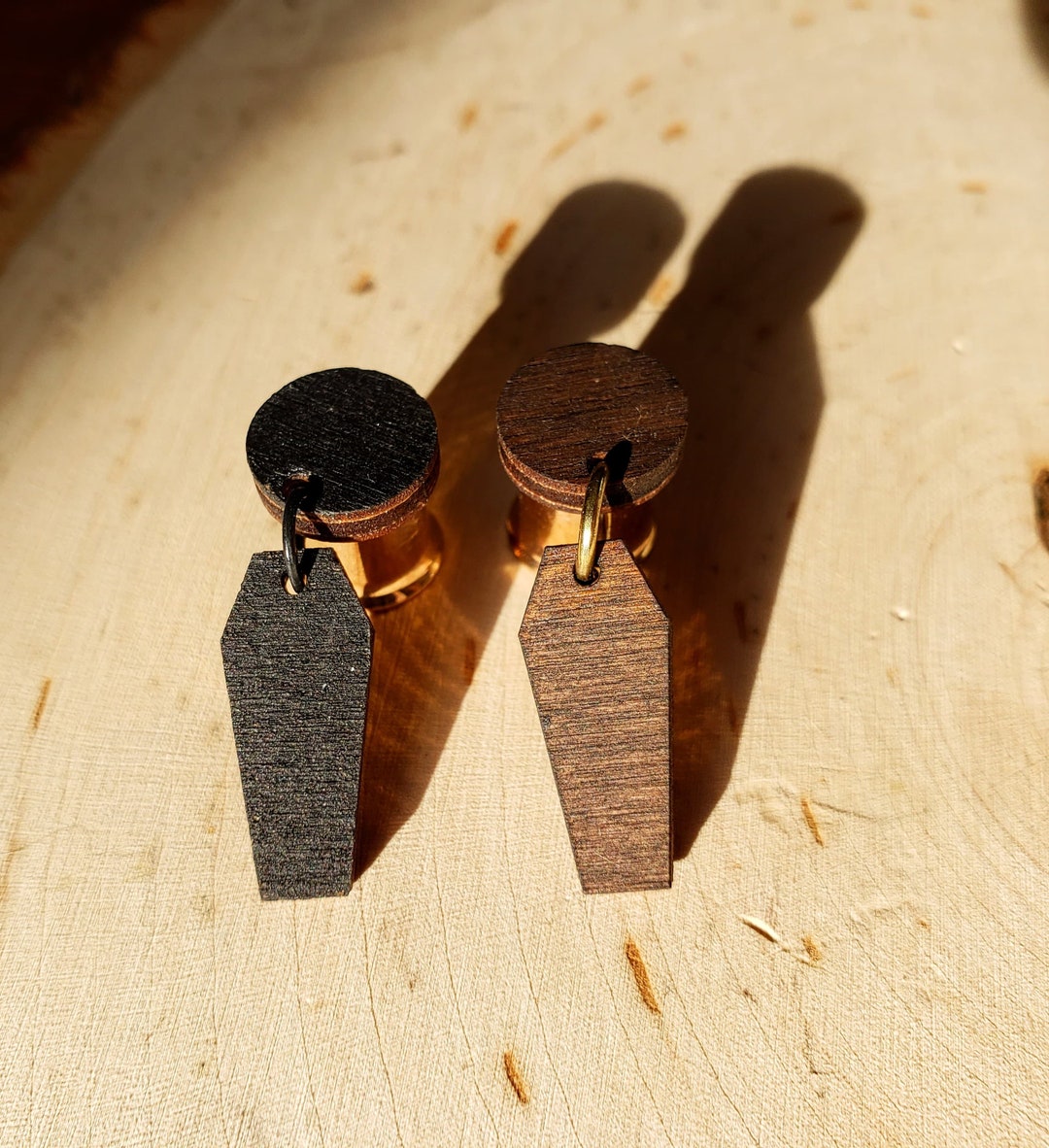 4g 1 5/8 Coffin Dangle Plugs 2g 0g 00g 7/16 1/2 9/16 5/8 3/4 7/8 1 ...