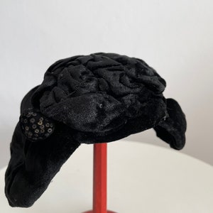 1930s Black Velvet Hat | Vintage 30s Velvet Calotte - Etsy