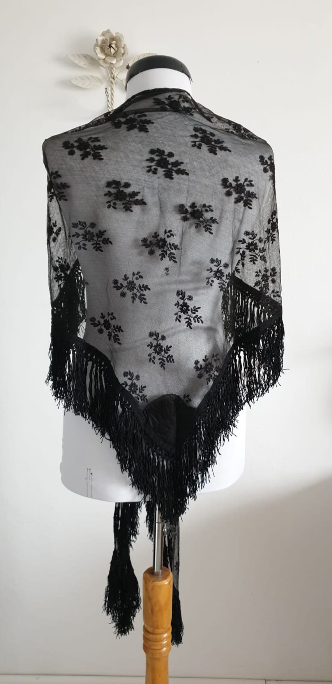Vintage 1930s Black Lace Shawl | Embroidered Floral Fringe Wrap - Etsy