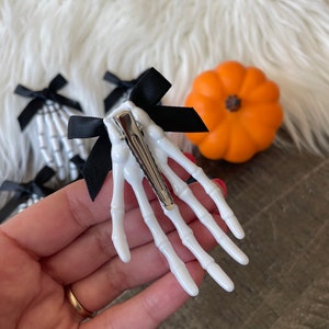 Skeleton Hand Hair Clip, Halloween Hair Clips, Creepy Skeleton Hand ...