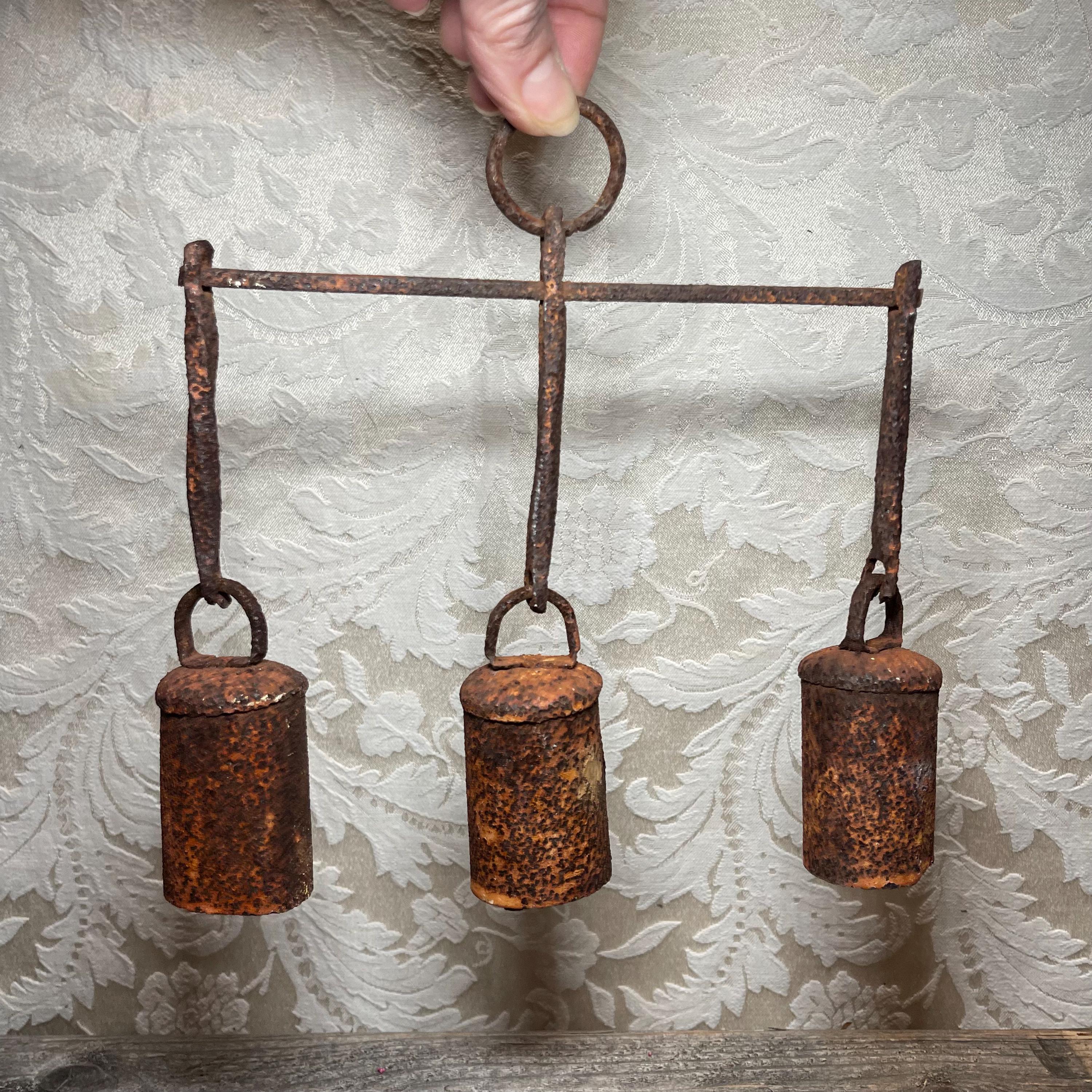 Vintage Rustic Hanging Cow Bells on Iron Rod Primitive Folk Art Décor ...