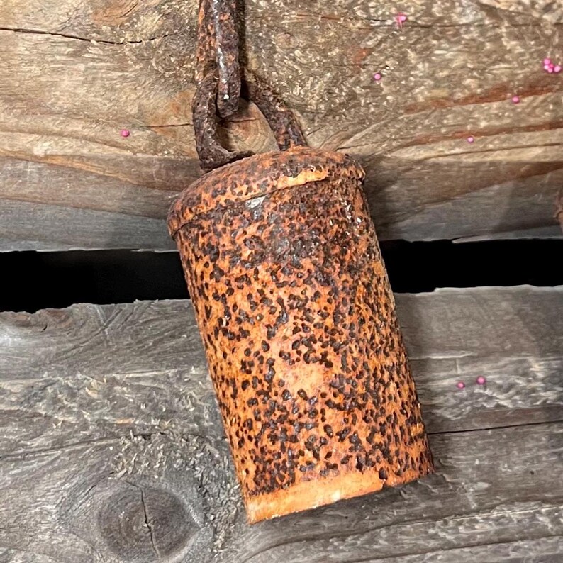 Vintage Rustic Hanging Cow Bells on Iron Rod Primitive Folk Art Décor ...