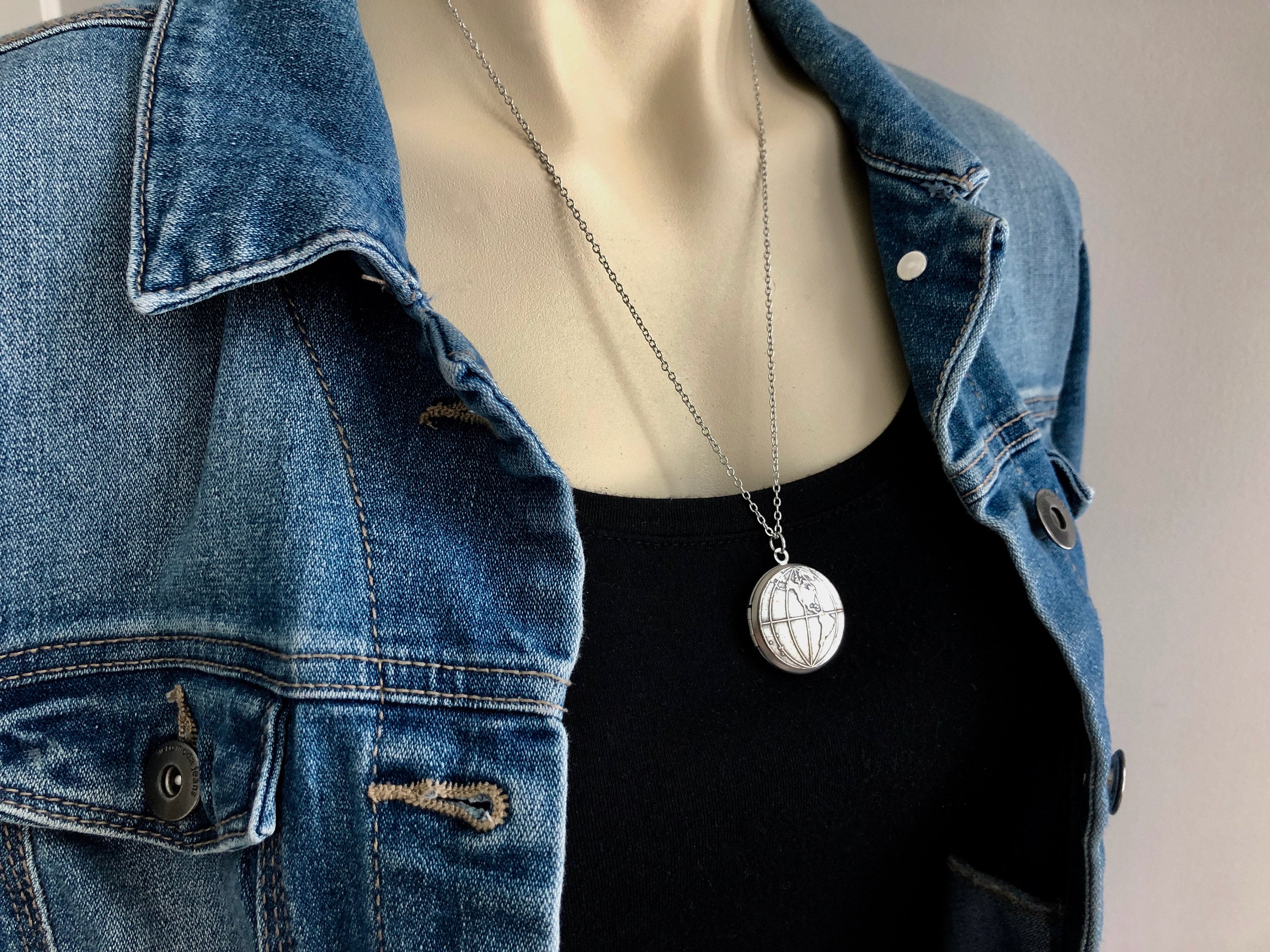Antiqued Silver World Map Locket Necklace: Unisex Travel Jewelry Gift ...