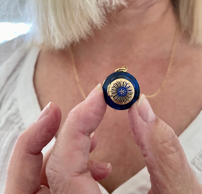 Dark Blue 4 Photo Locket With Daisy Front - Etsy