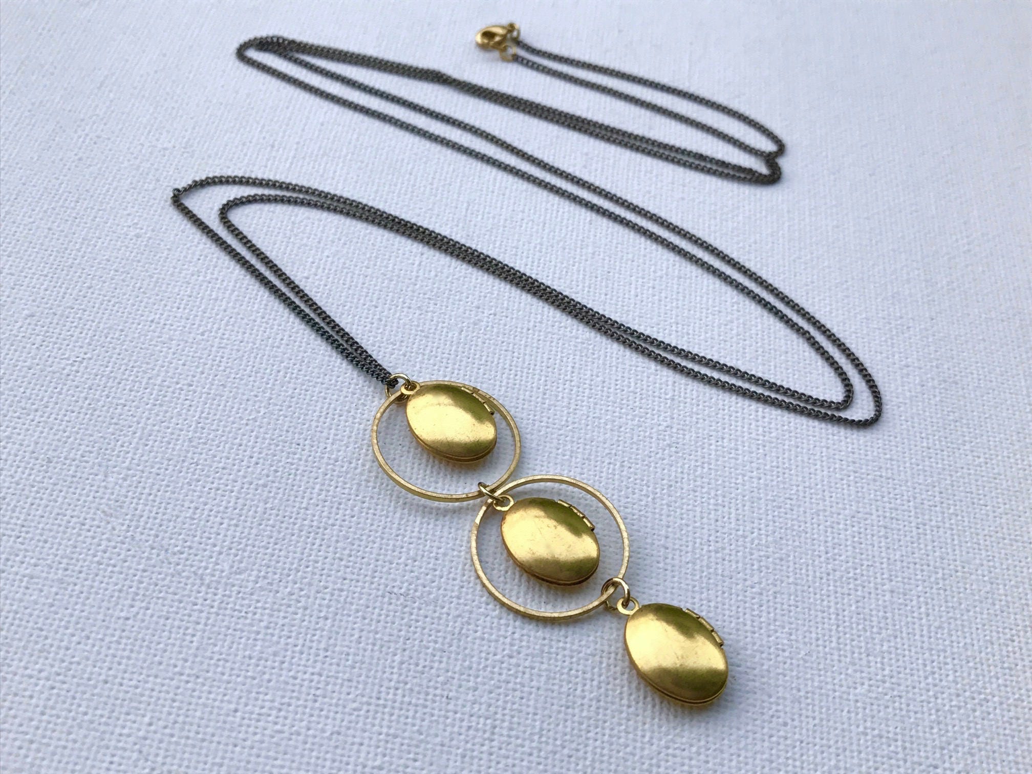 Modern Locket, 6 Photo Locket, Geometric Locket, Circle Necklace ...