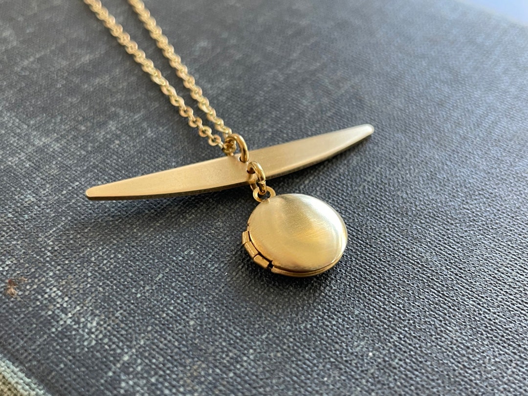 Tiny Minimalist Locket With Photos and Geometric Shape - Etsy