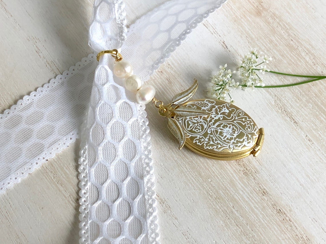 Four Photo Wedding Bouquet Locket Bridal Locket With Photos - Etsy Canada