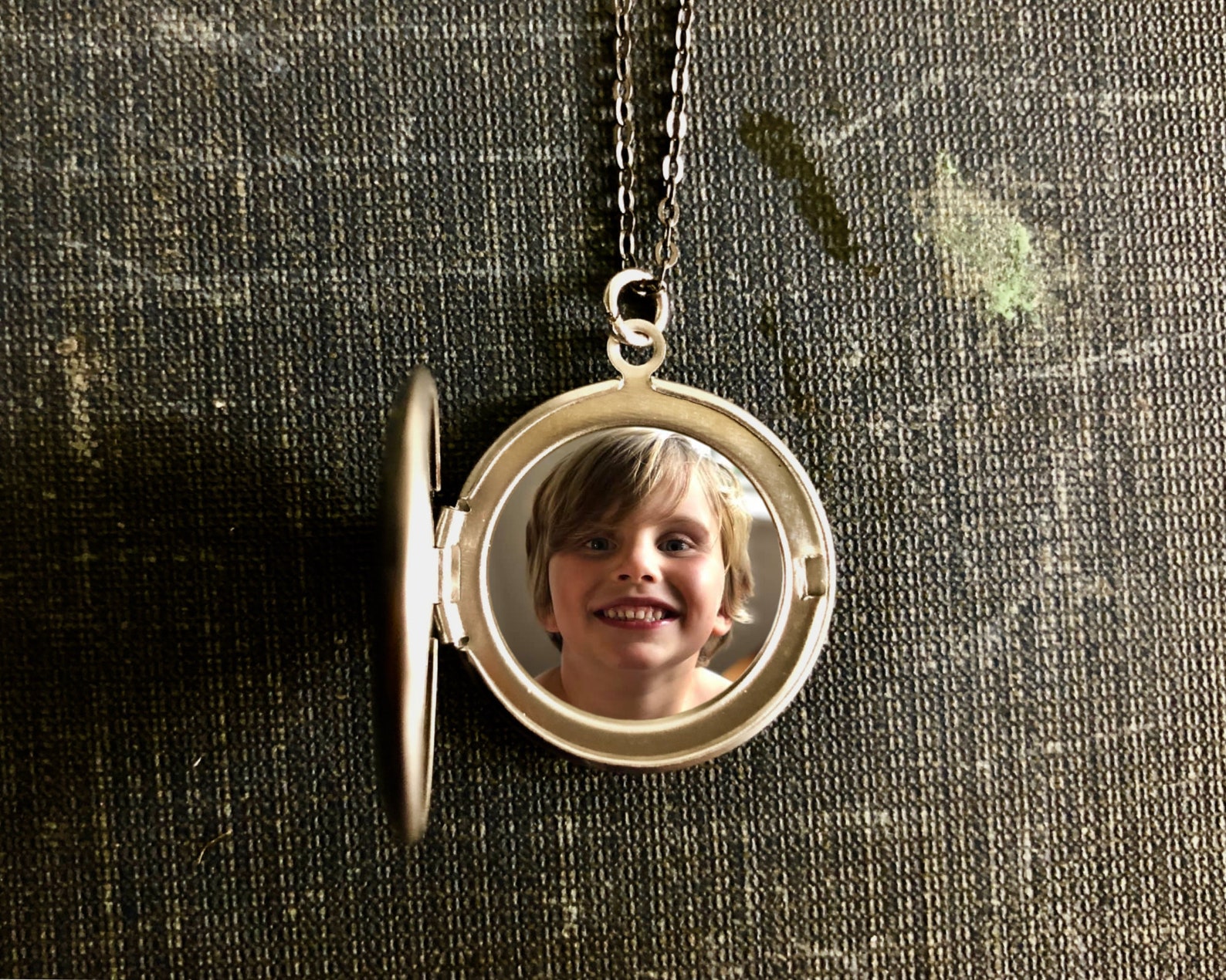 Simple Silver Locket Necklace, Shiny Silver Locket, Silver Photo Locket ...