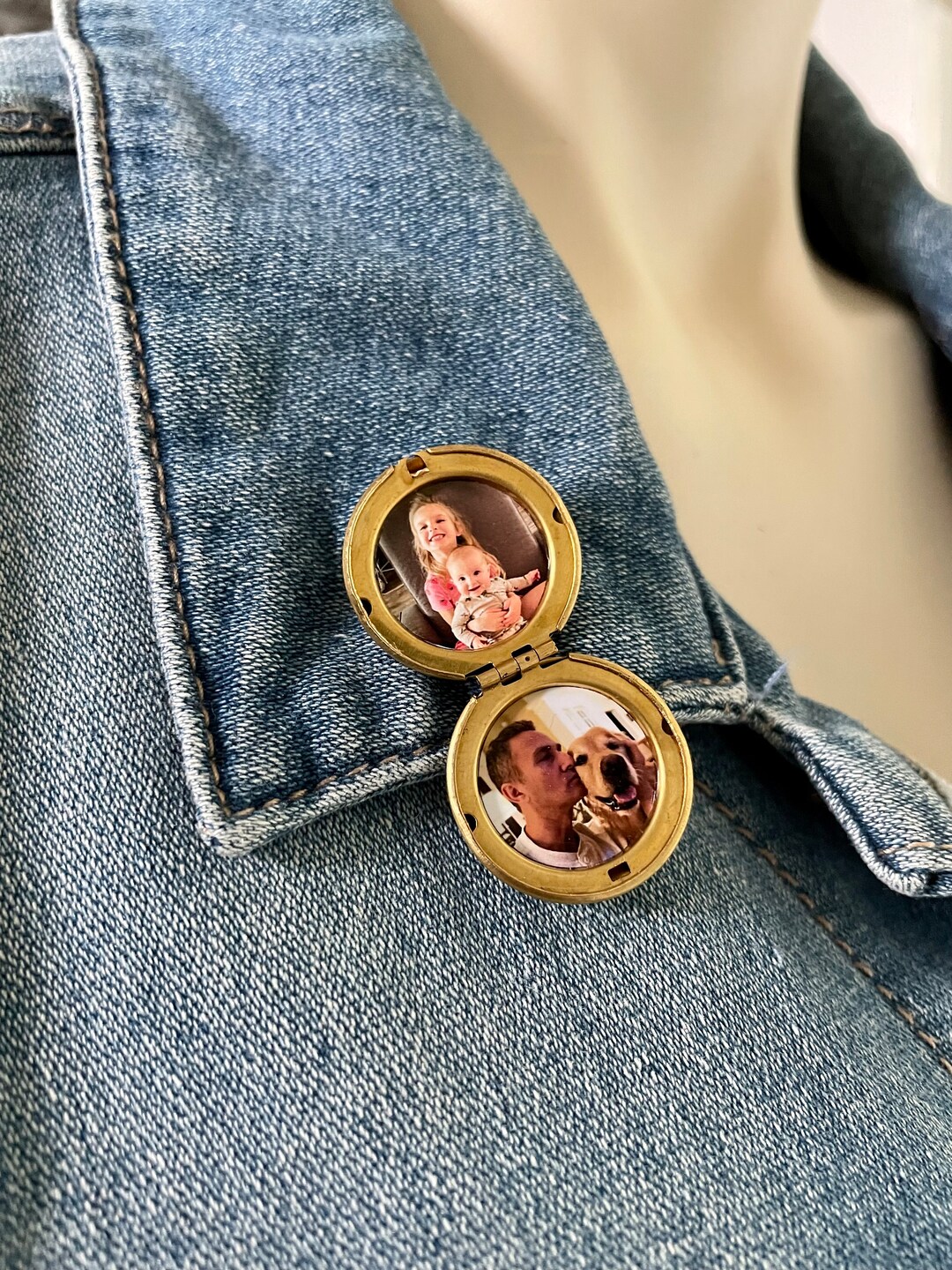 Simple Unisex Gold Colored Locket Brooch Pin Personalized With Photos ...