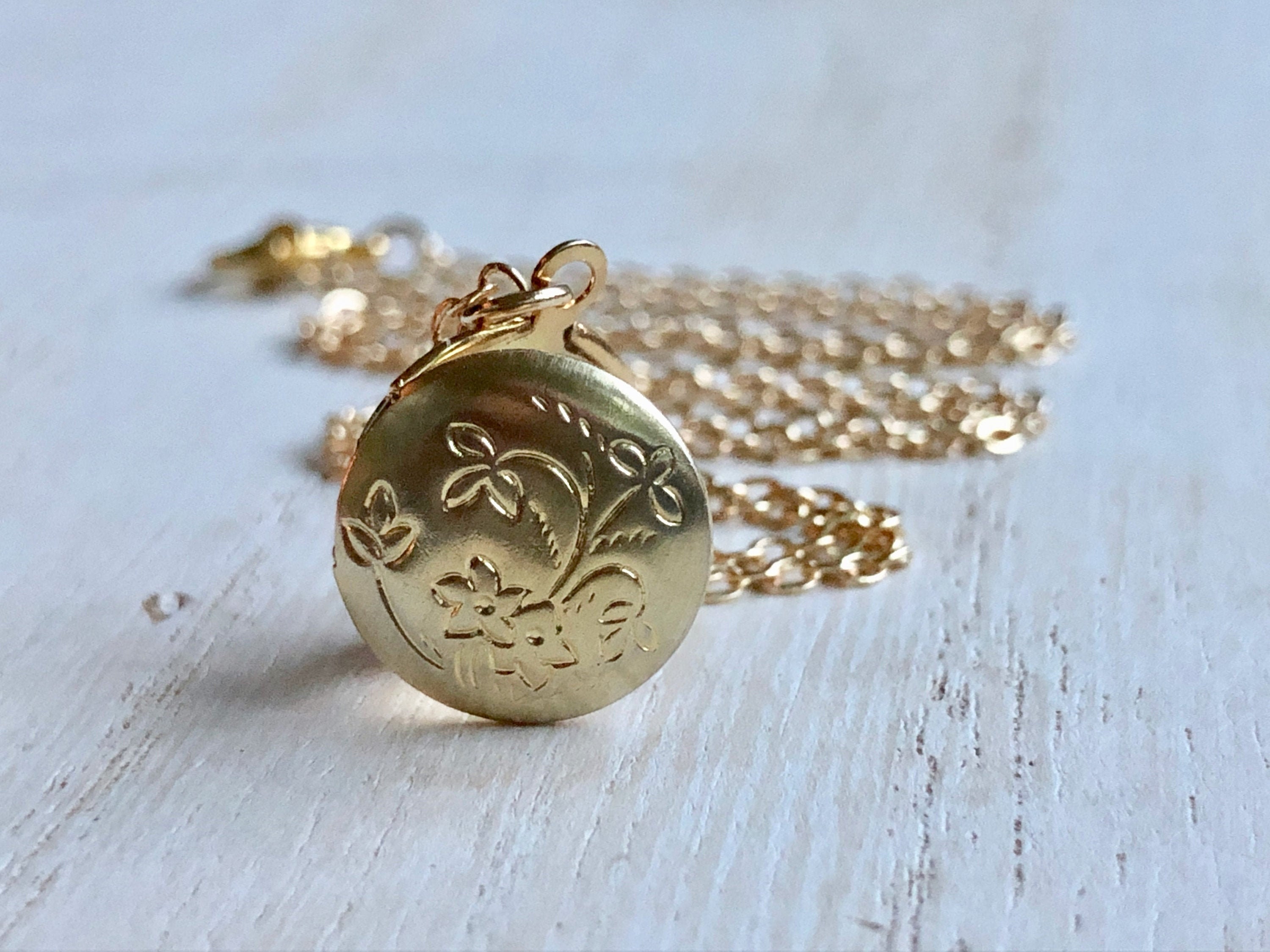 Petite Matt Gold Floral Locket With Photos Tiny Golden Locket | Etsy Canada